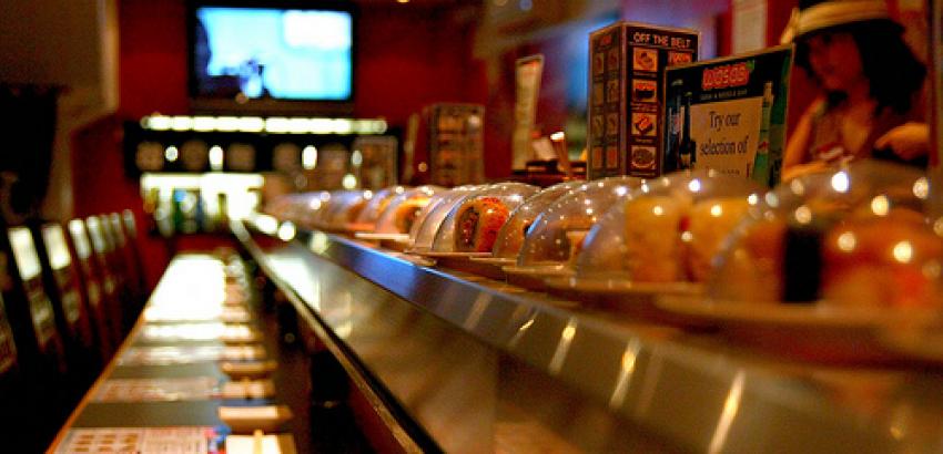 A Closer Look At Sushi Conveyor Belts | POGOGI Japanese Food